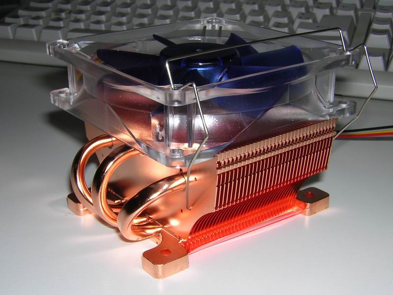 Thermalright SP-94 dans un Soltek Qbic EQ3401 · Narno.com